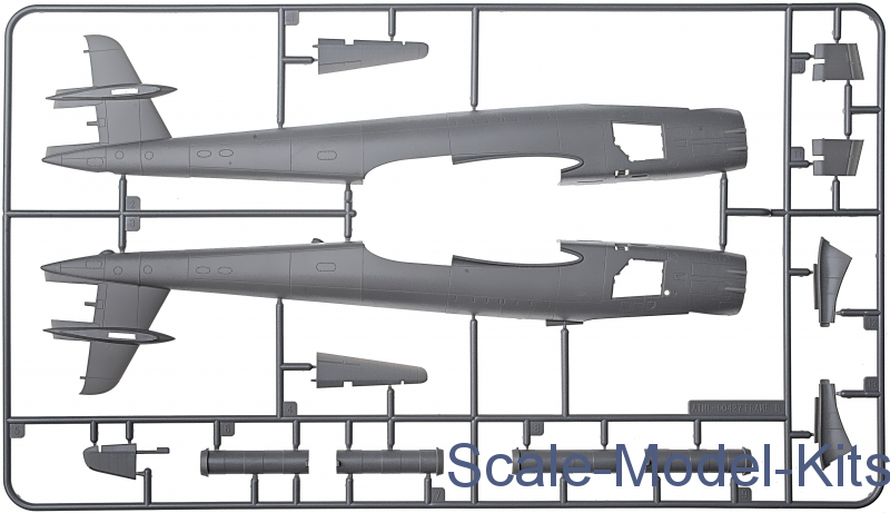 Airfix - Gloster Meteor FR9 - plastic scale model kit in 1:48 scale ...