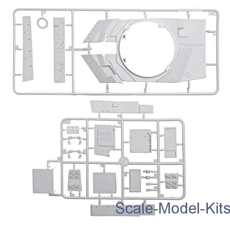 Hobby Boss - Danish Leopard 2A5DK Tank - plastic scale model kit in 1: ...